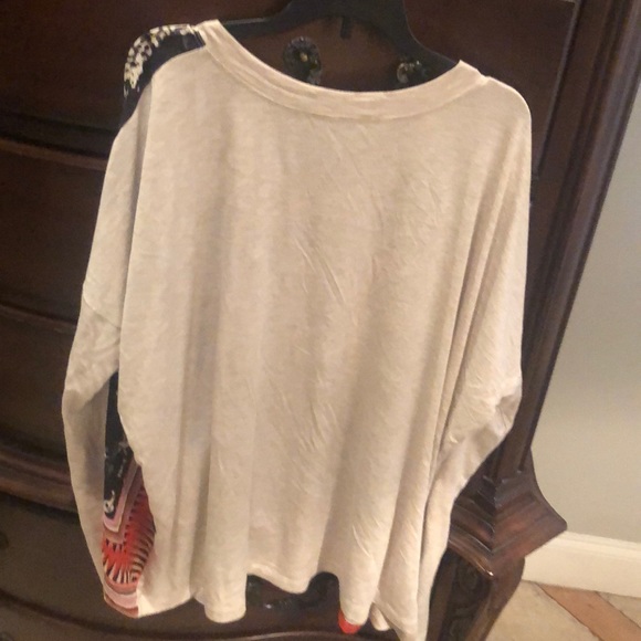 CAbi | Tops | Cabi Top Oversized Flows Good And Comfy | Poshmark